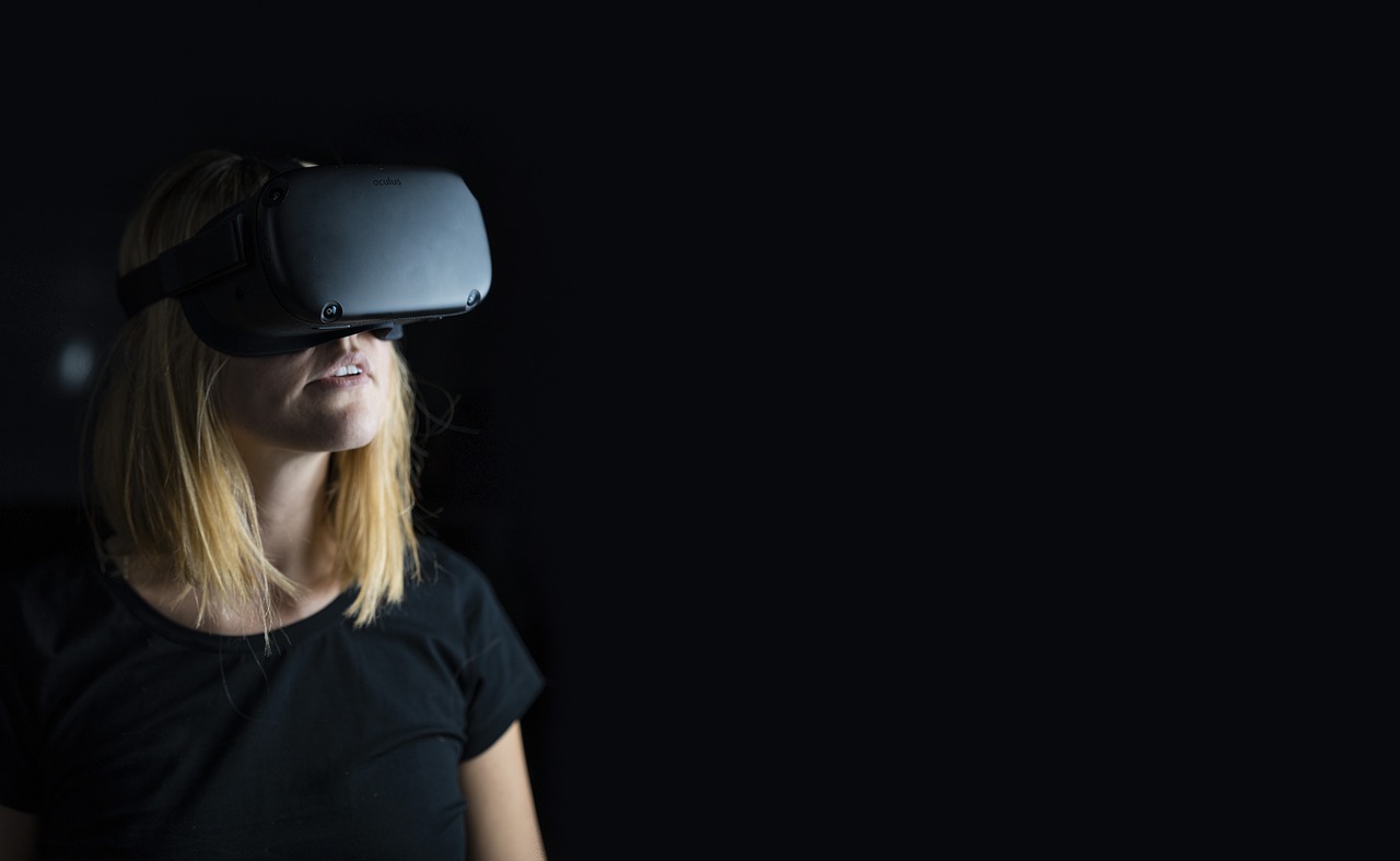 Technology Infused Fashion Industry - Fashion Bomb Daily