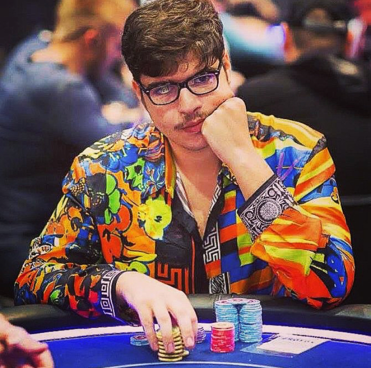 Best Costumes and Accessories of Poker Players - Fashion Bomb Daily