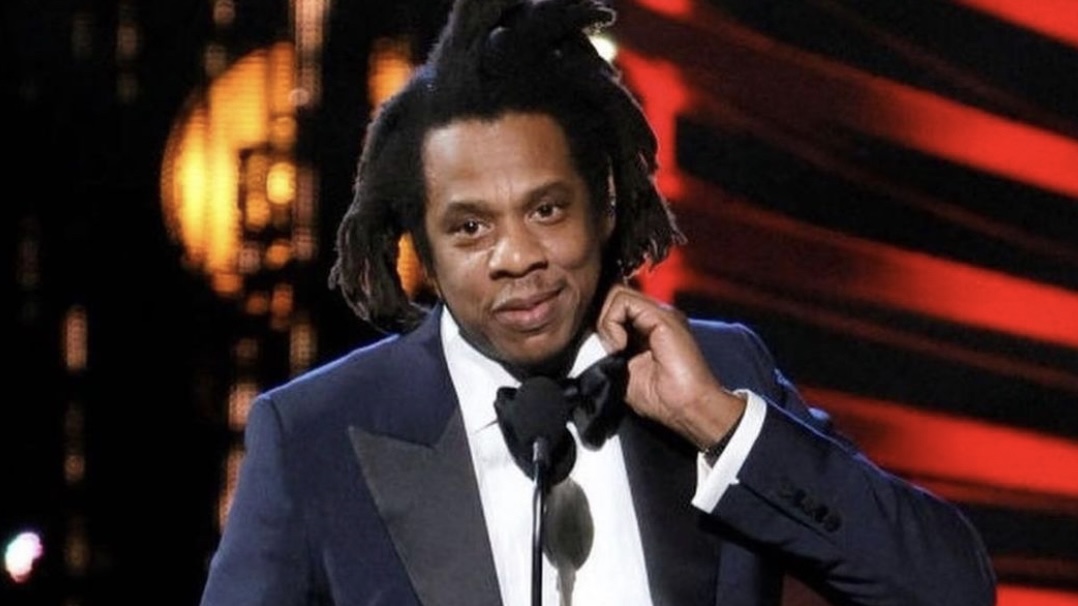 Jay-Z Inducted Into the Rock and Roll Hall of Fame Wearing Gucci Dark ...