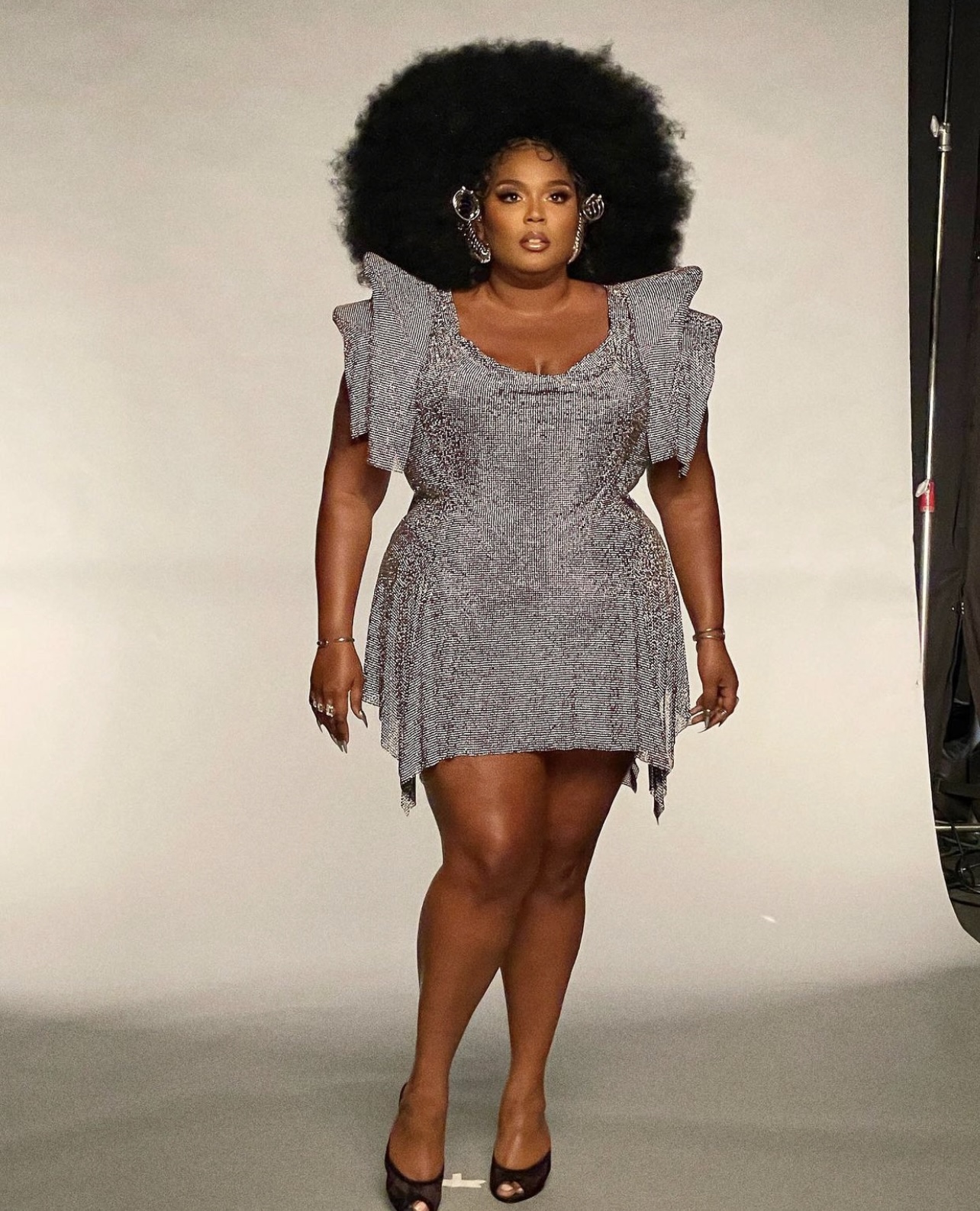Lizzo Appears on 'RuPaul's Drag Race' Season 14 Premiere Wearing Custom ...