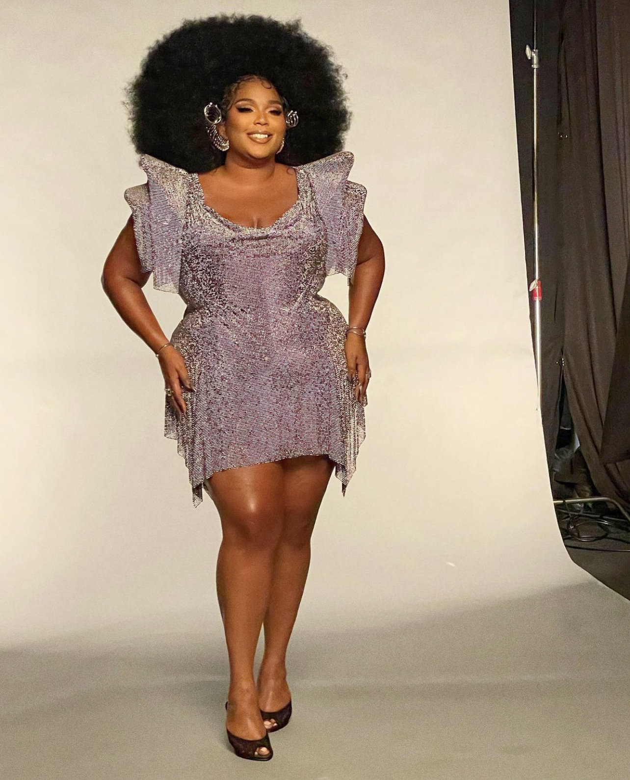 Lizzo Appears on 'RuPaul's Drag Race' Season 14 Premiere Wearing Custom ...