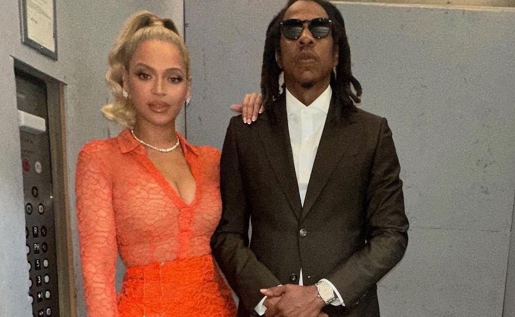 Beyonce Attends Jay Z's Book of Hov Book Signing with Blue Ivy in ...