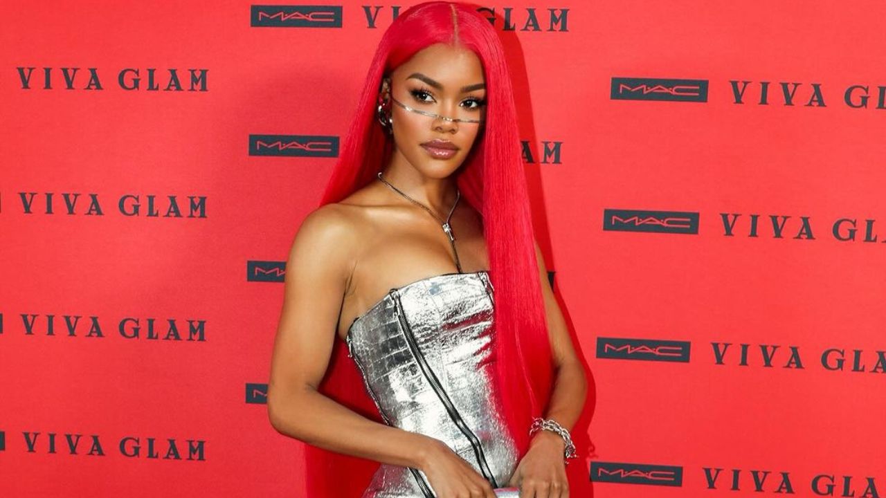 Teyana Taylor Stunned in a Silver Metallic LaQuan Smith Dress to the ...