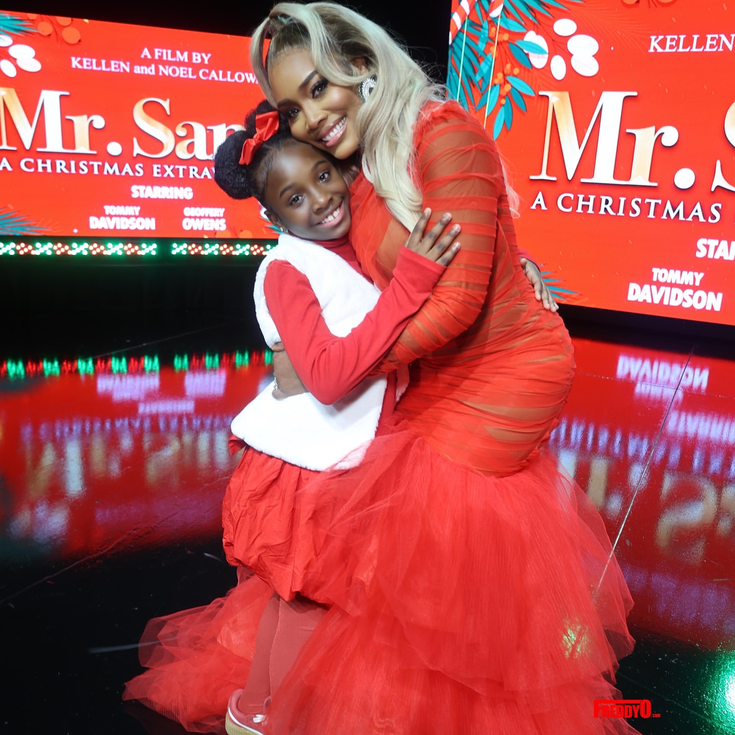 Yandy Smith Sings at the Mr Santa the Movie Premiere in Atlanta in a ...