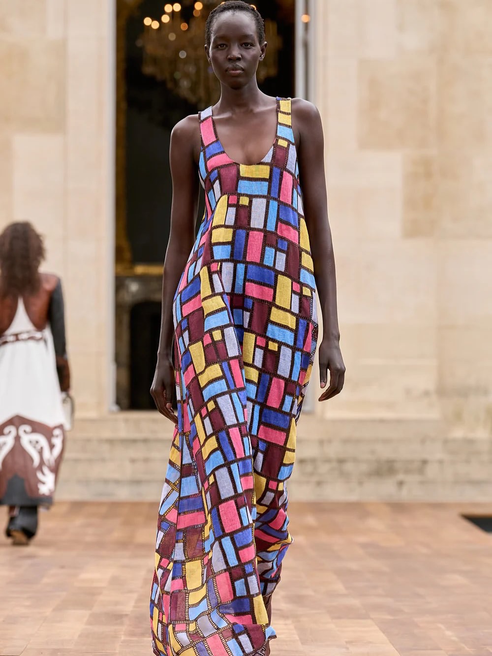 Anne Hathaway Spotted Filming "The Devil Wears Prada 2" in a $7,900 ...