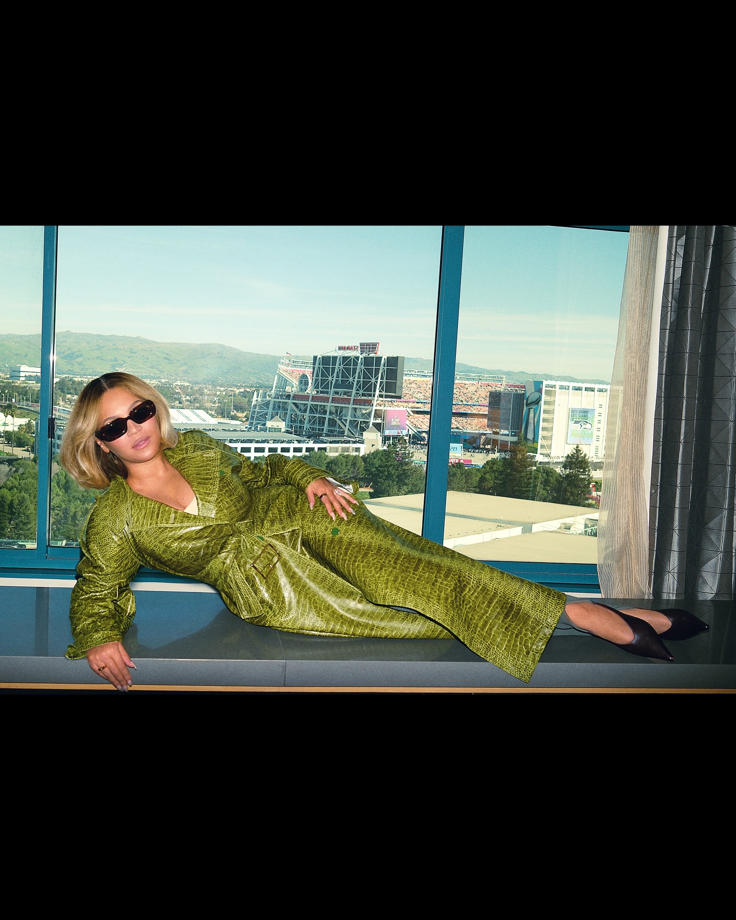 Beyonce Debuted a New Bob Hairstyle in a Green Croc-Embossed Rowen Rose ...